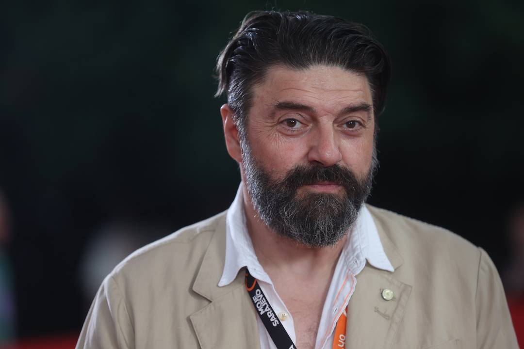 Goran Navojec na crvenom tepihu premijere filma 'Smrt djevojčice sa ...